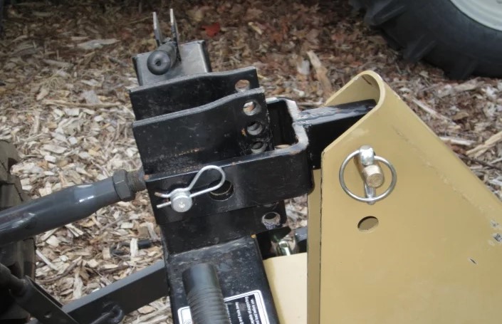 Quick Hitch vs Pat’s Easy Change: Which is Right for You? – DIY My Way